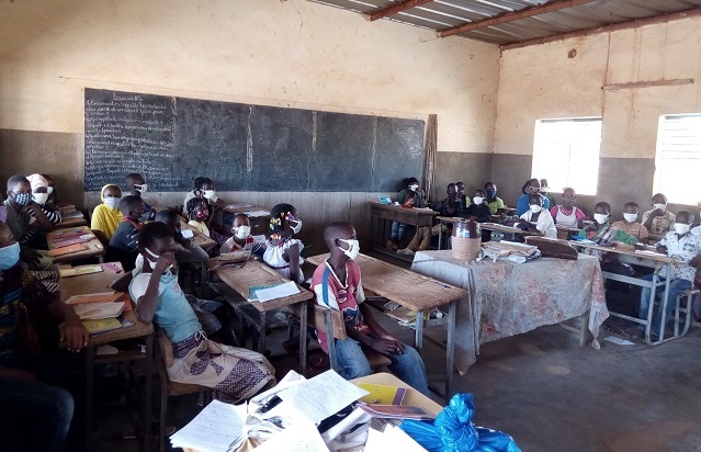 Gaoua: le gouverneur fait le constat de la reprise des cours - Wakat Séra